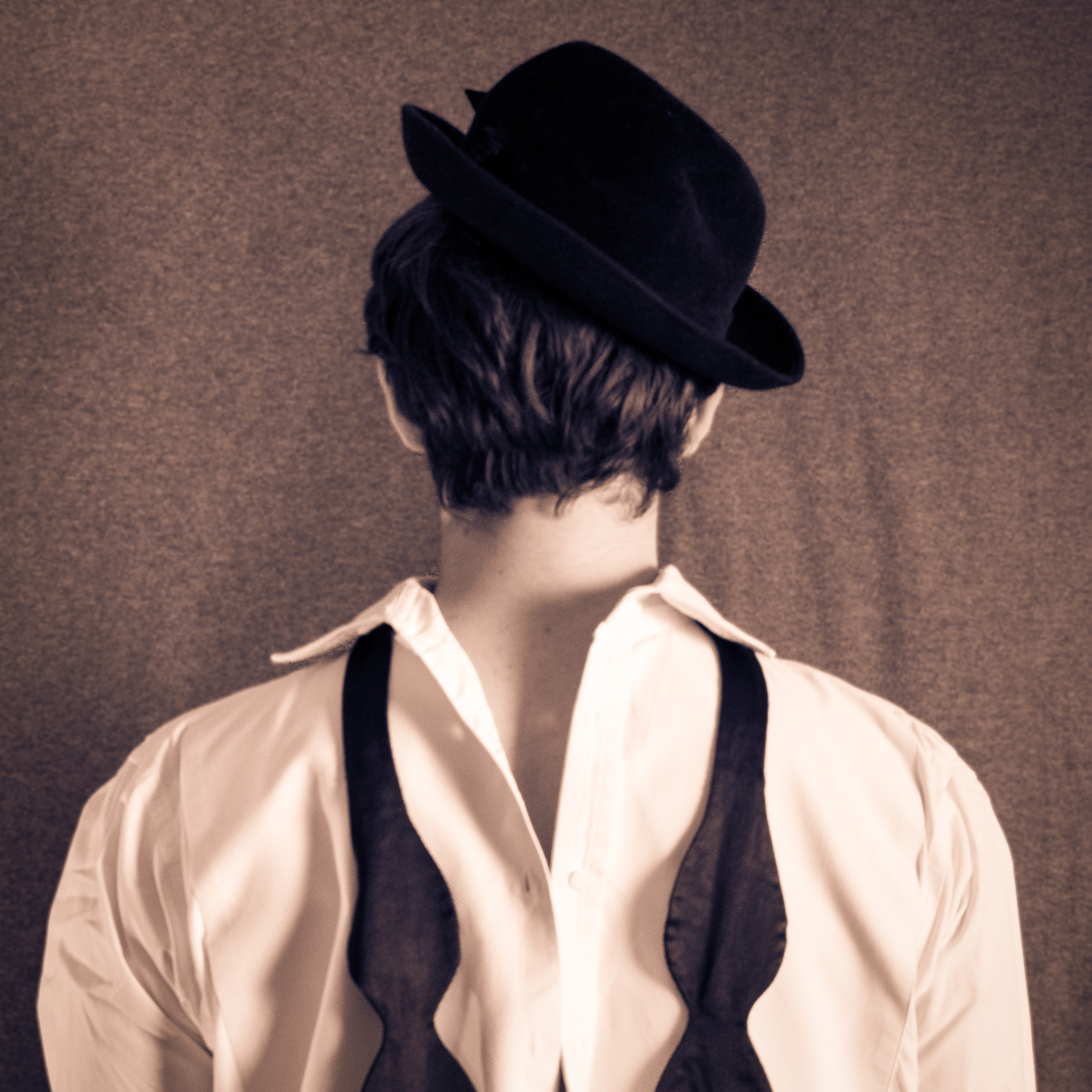 Anti-Portraits I: How to Lose All Sense of Identity