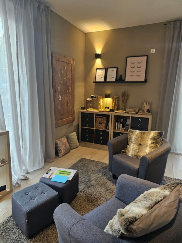 Alexandra Adler - LASHES BROWS & MORE