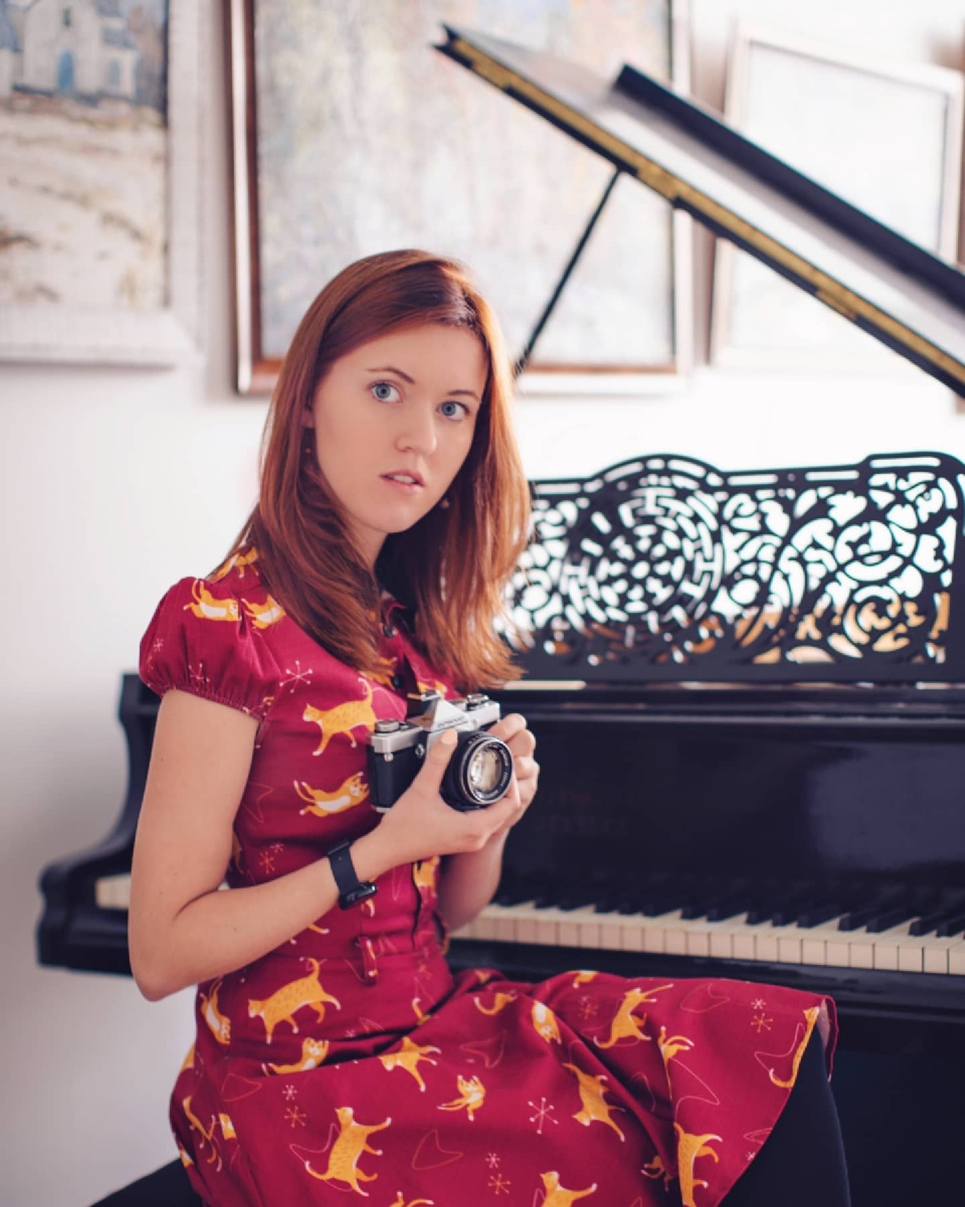 Alexandra OZA - international artist and photographer based in Paris