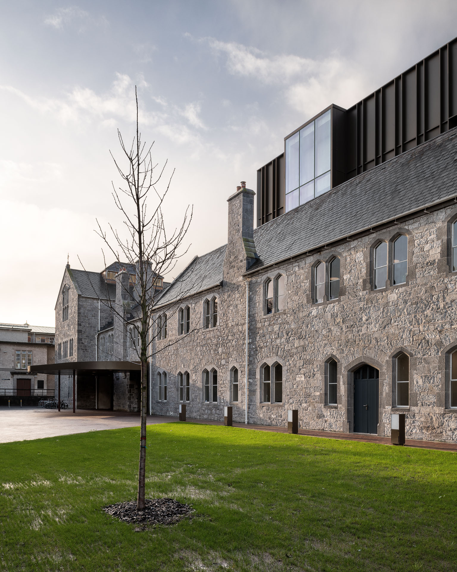 architecture: UCC Hub