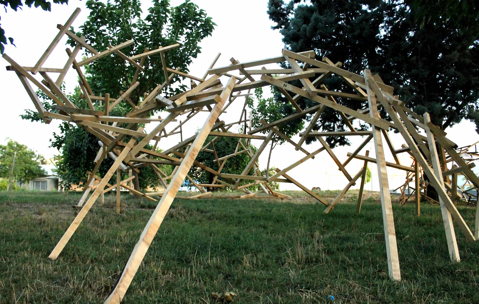 RECIPROCAL FRAME STRUCTURE