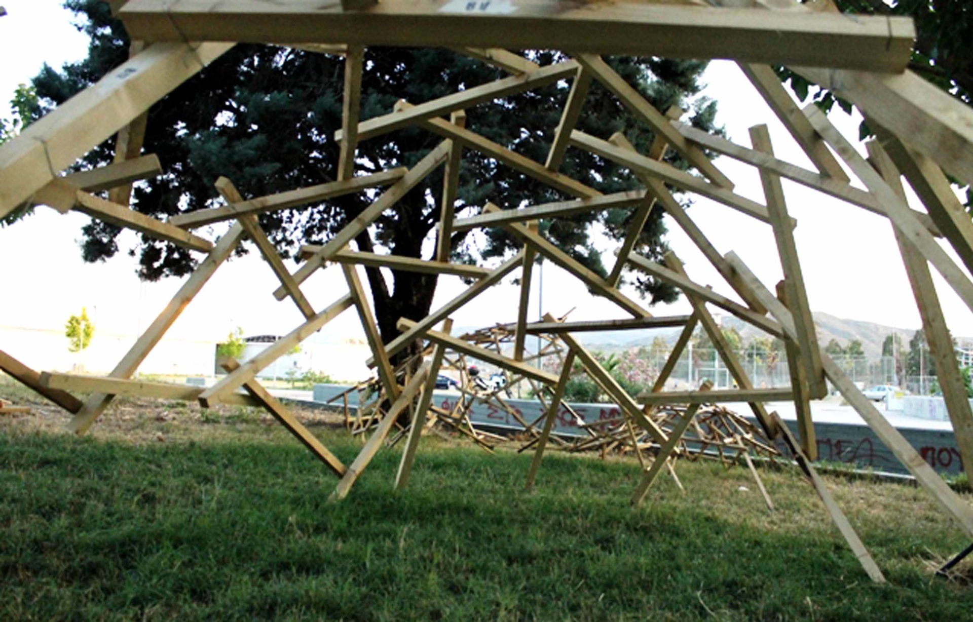 RECIPROCAL FRAME STRUCTURE