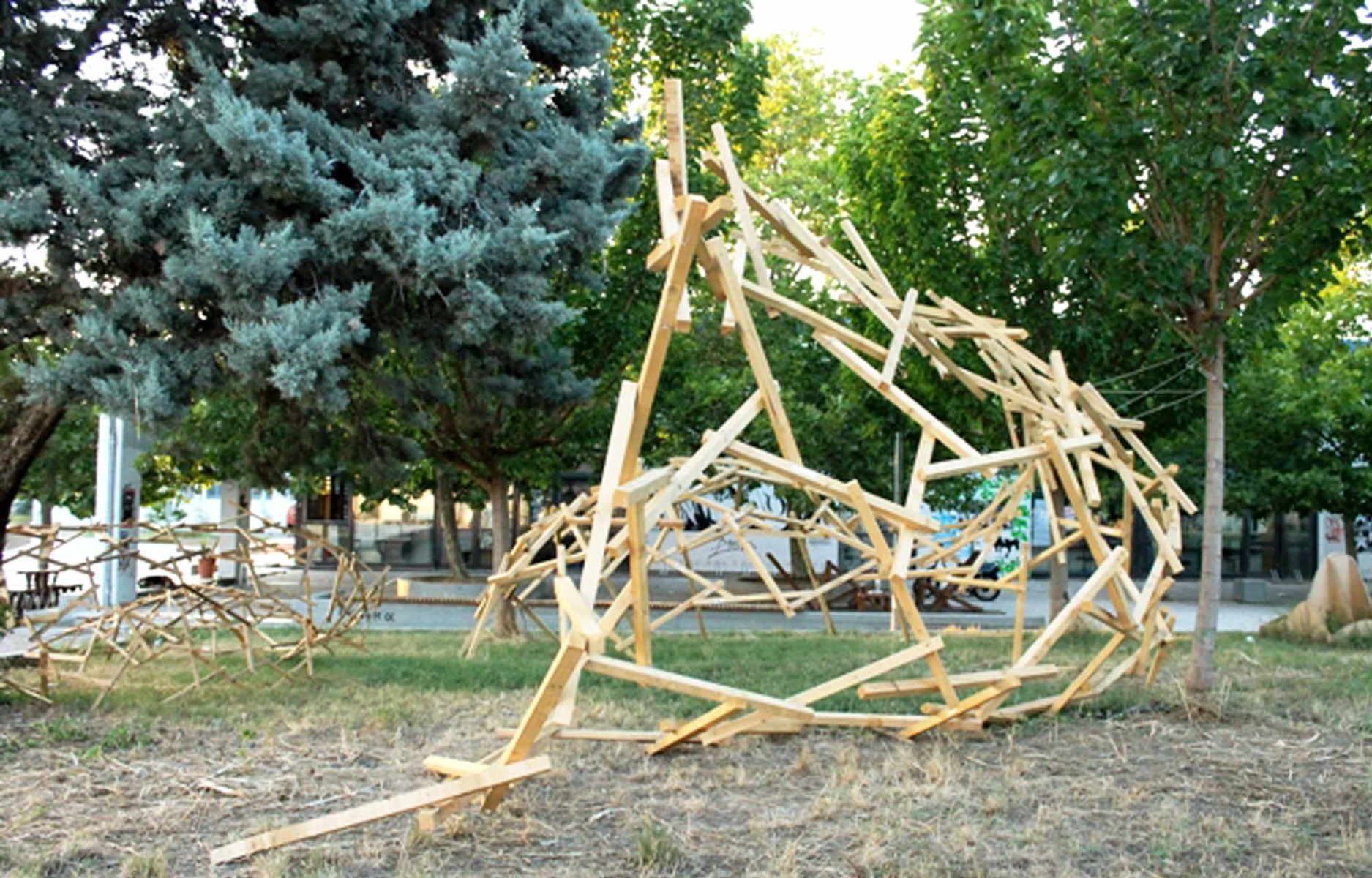 RECIPROCAL FRAME STRUCTURE