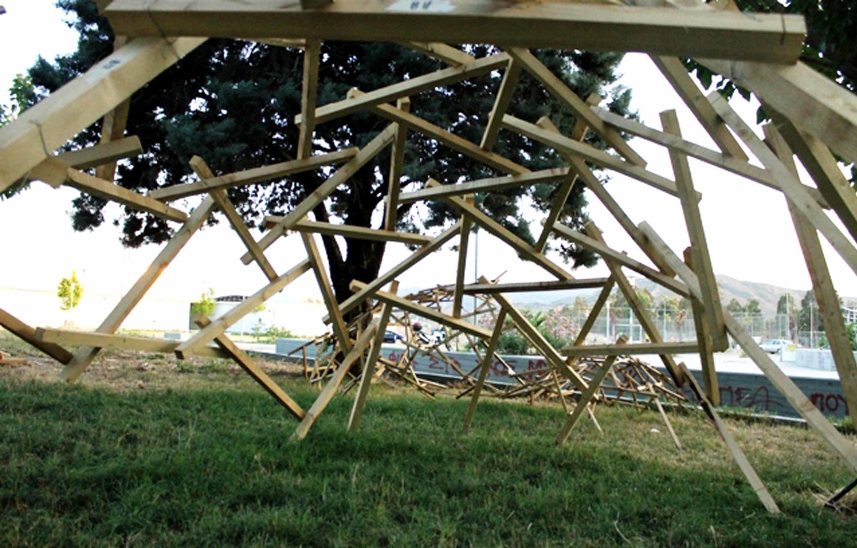 RECIPROCAL FRAME STRUCTURE